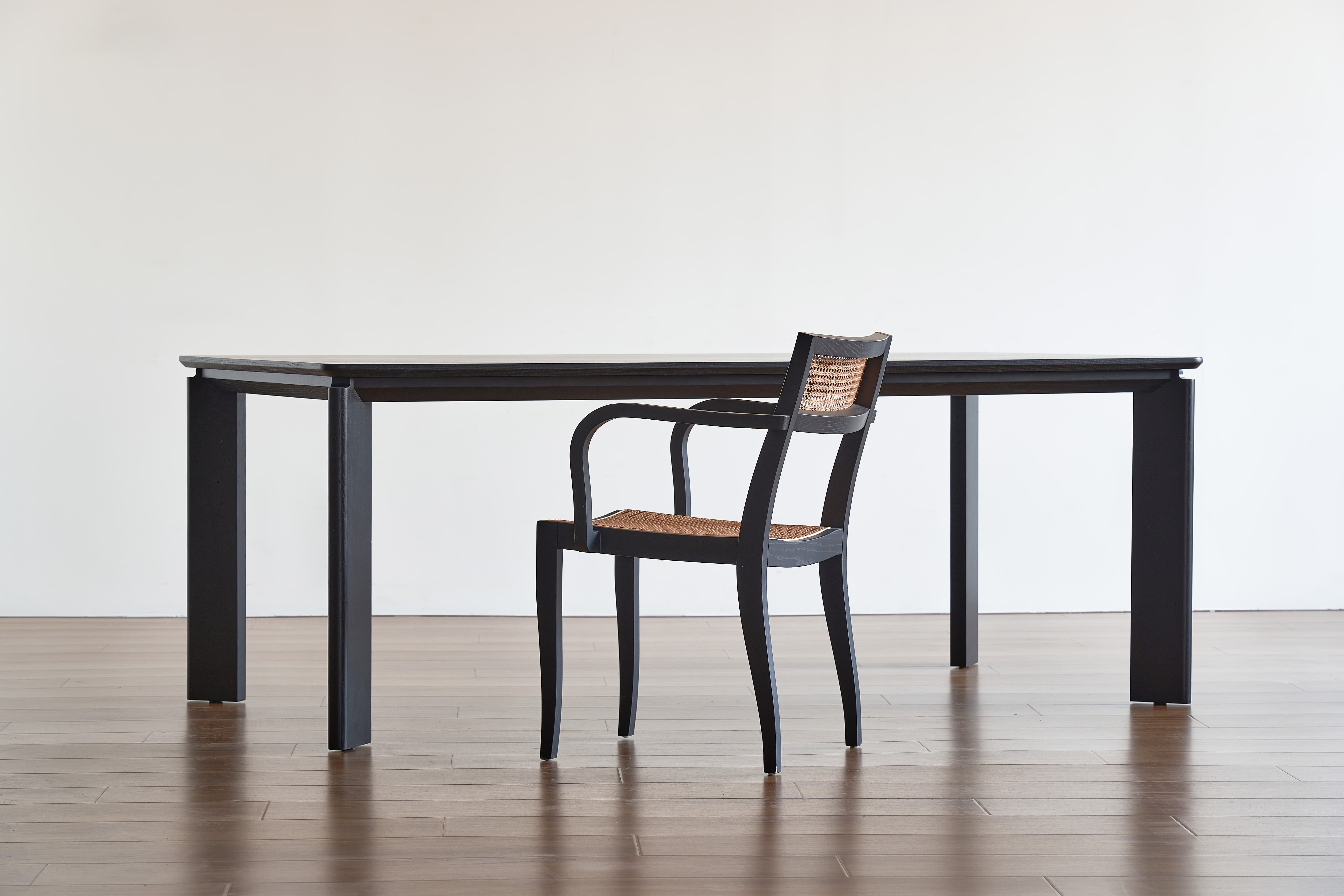 Su Chair - With Armrest