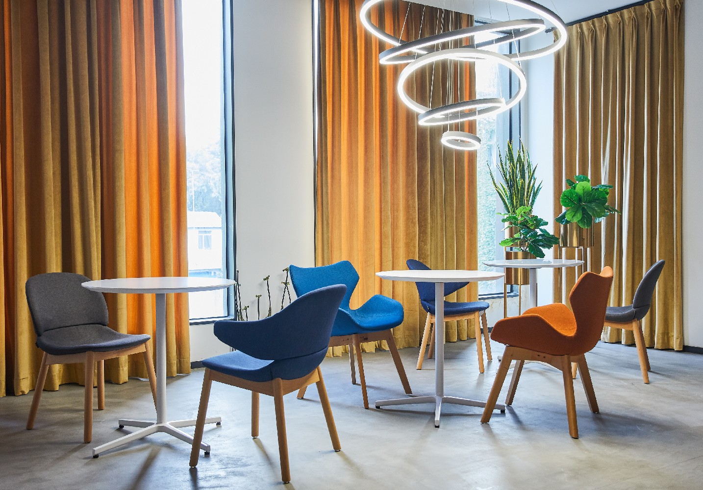 拥抱休闲椅 / 铝合金脚款