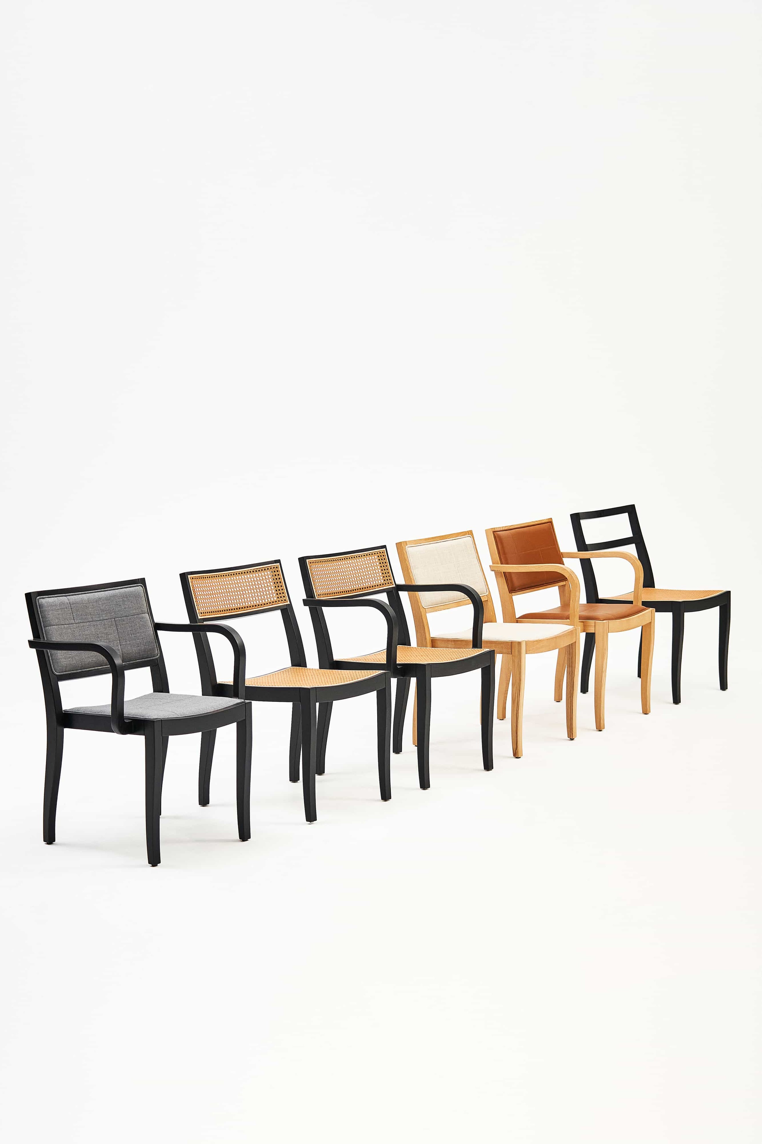 Su Chair - With Armrest